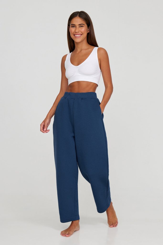 Shortcut pants Indigo | Comfortable Women’s All by belle you
